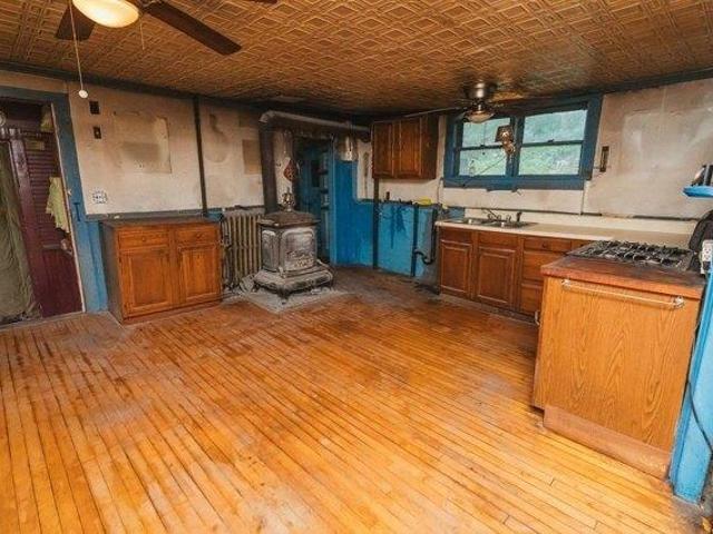 house with 4 bedroom, Buckland MA ES105144201