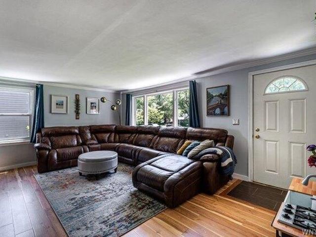 house with 4 bedroom, Buffalo NY ES103621420