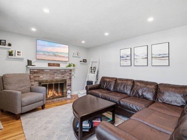 house with 4 bedroom, Burlington MA DLS103072383