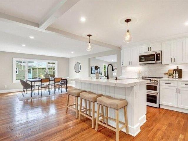 house with 4 bedroom, Burlington MA ES105060417