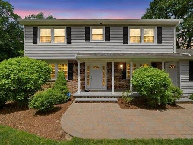 house with 4 bedroom, Burlington MA ES103664100