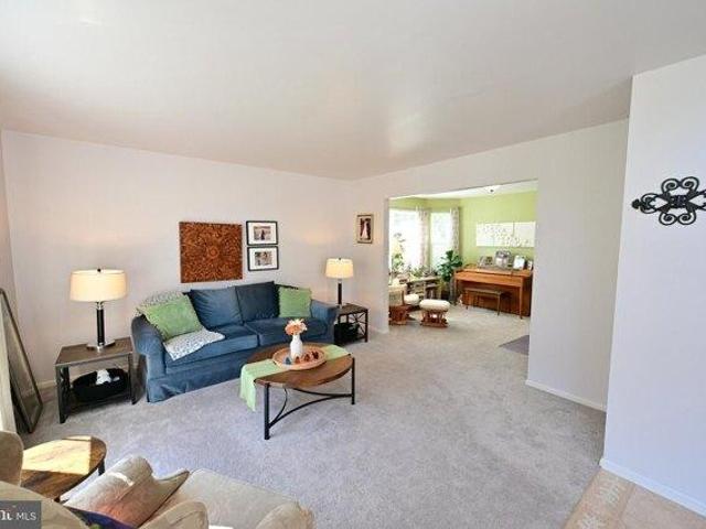 house with 4 bedroom, Burlington NJ ES105206404