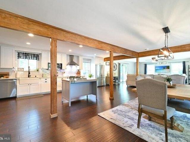 house with 4 bedroom, Burlington NJ ES102826756