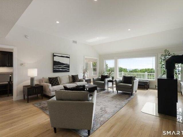 house with 4 bedroom, Burlington CT ES104789996