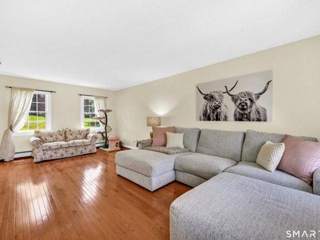 house with 4 bedroom, Burlington CT ES105126638