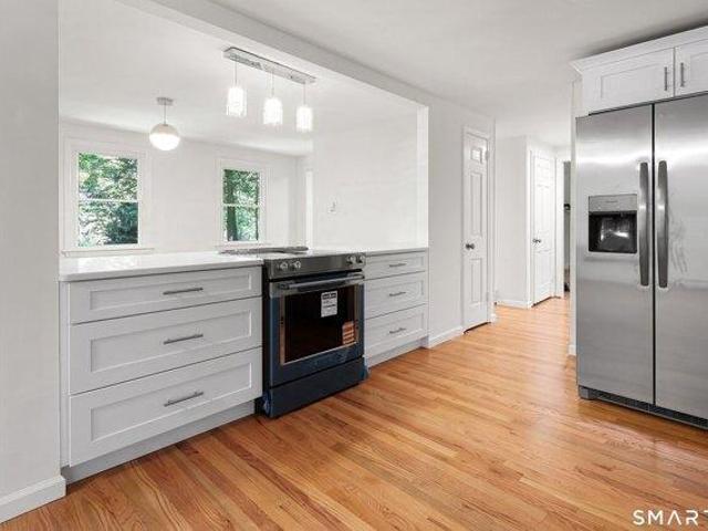 house with 4 bedroom, Burlington CT ES105144021