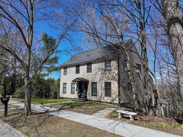 house with 4 bedroom, Burlington VT DS102285000
