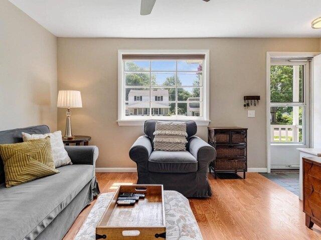 house with 4 bedroom, Burlington VT ES104477676
