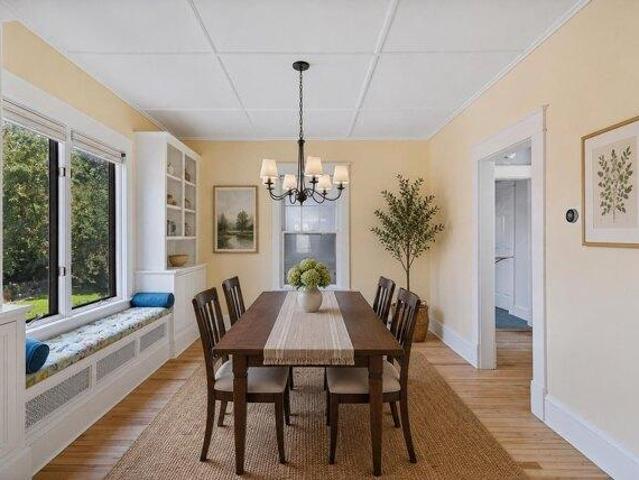 house with 4 bedroom, Burlington VT ES104850912