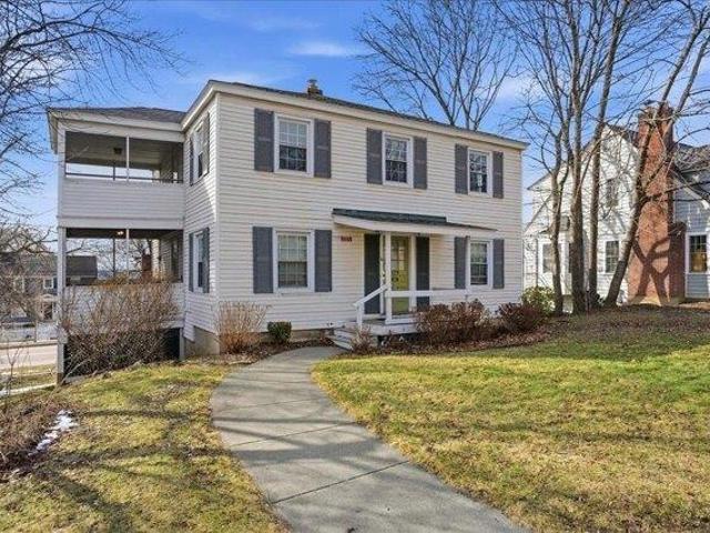 house with 4 bedroom, Burlington VT ES104851239