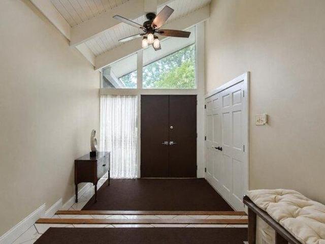house with 4 bedroom, Burlington VT ES105107272
