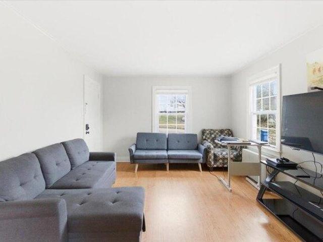 house with 4 bedroom, Burlington VT ES105113667
