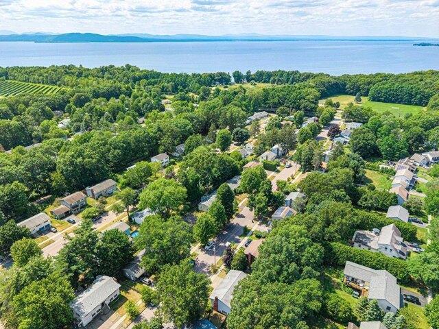 house with 4 bedroom, Burlington VT ES105123757