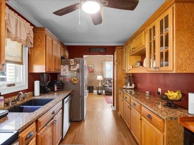 house with 4 bedroom, Burlington VT ES105158691
