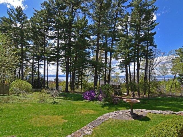 house with 4 bedroom, Burlington VT ES105174292