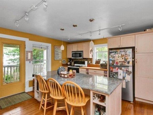 house with 4 bedroom, Burlington VT ES105173746
