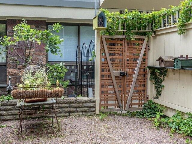 house with 4 bedroom, Burlington VT ES105207771