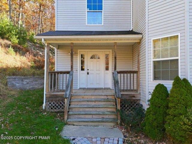 house with 4 bedroom, Bushkill PA ES103626124