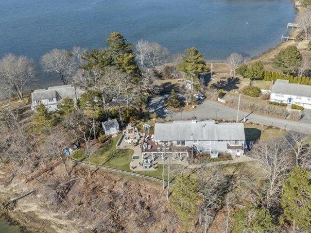 house with 4 bedroom, Buzzards Bay MA ES104151532