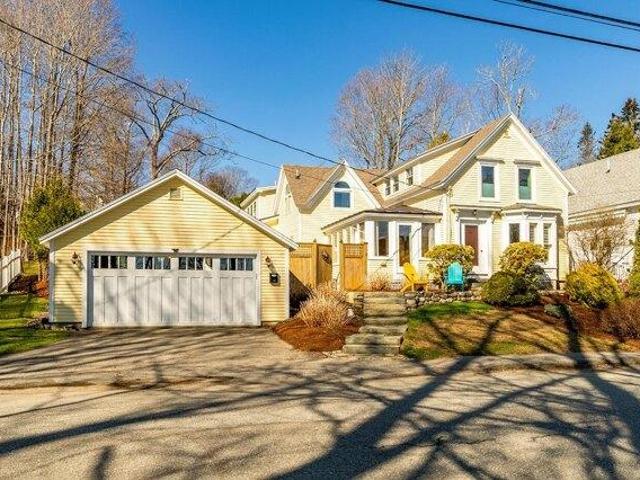 house with 4 bedroom, Camden ME DS102254227