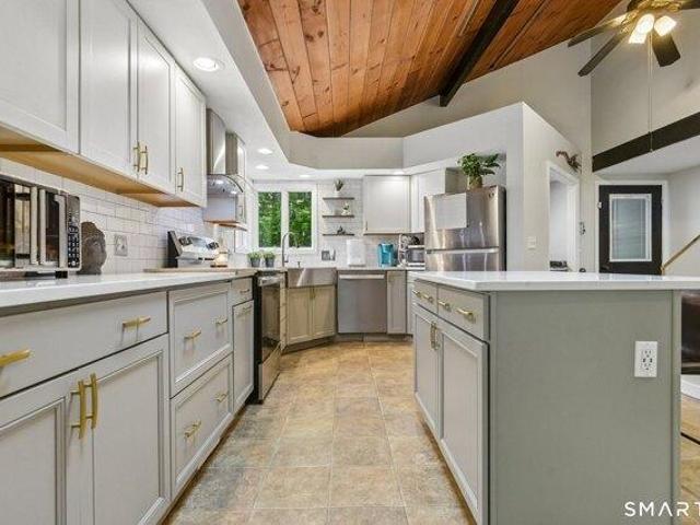 house with 4 bedroom, Canterbury CT ES104149491