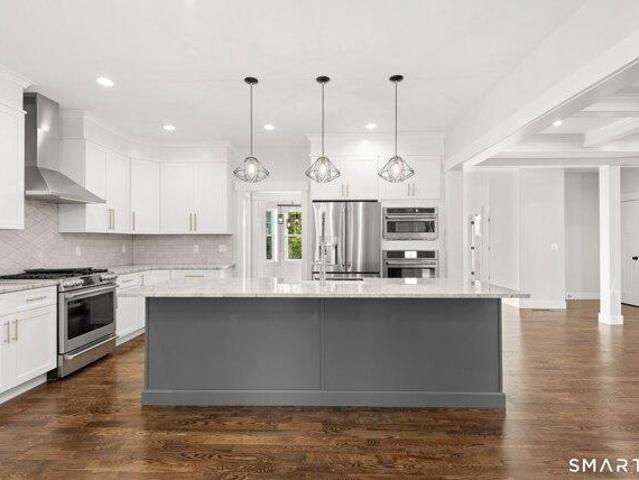 house with 4 bedroom, Canton CT ES104567931