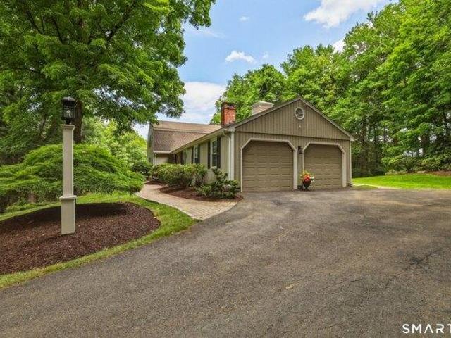 house with 4 bedroom, Canton CT ES104077406