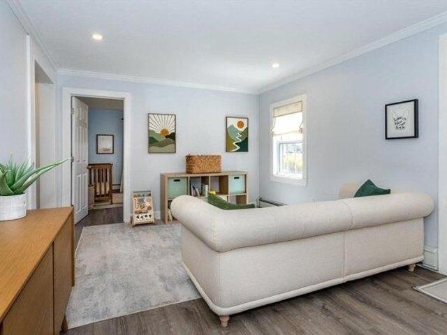 house with 4 bedroom, Canton MA DLS103101124