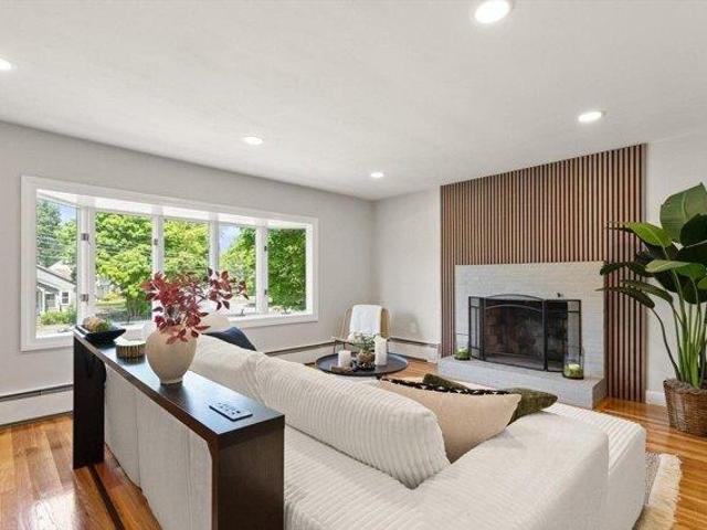house with 4 bedroom, Canton MA DS103098433