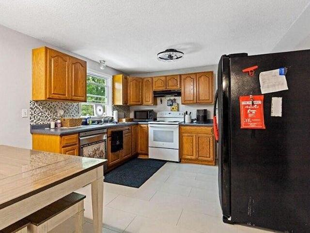house with 4 bedroom, Canton ME ES105155859