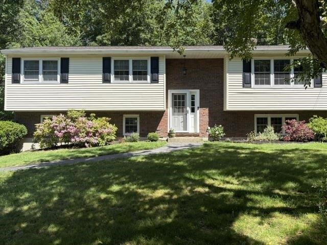 house with 4 bedroom, Candia NH DS104008050