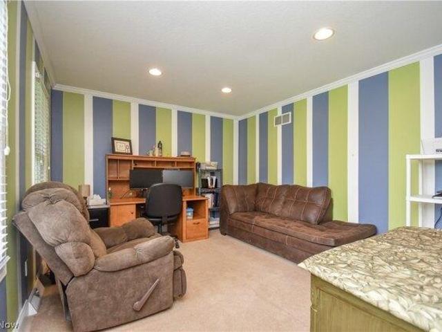 house with 4 bedroom, Canfield OH DS88247198