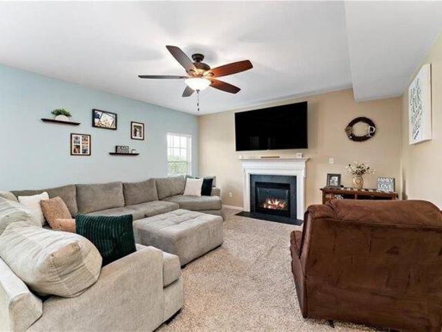 house with 4 bedroom, Canonsburg PA ES104904950