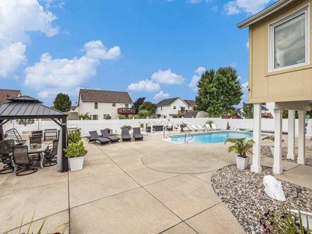 house with 4 bedroom, Caledonia MI DLS93192705