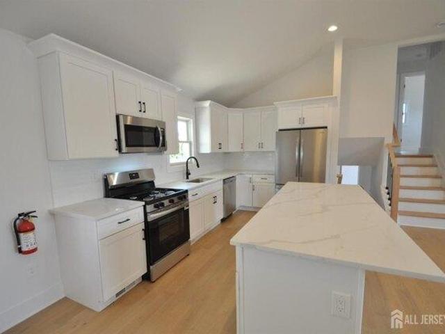 house with 4 bedroom, Carteret NJ DS102064267