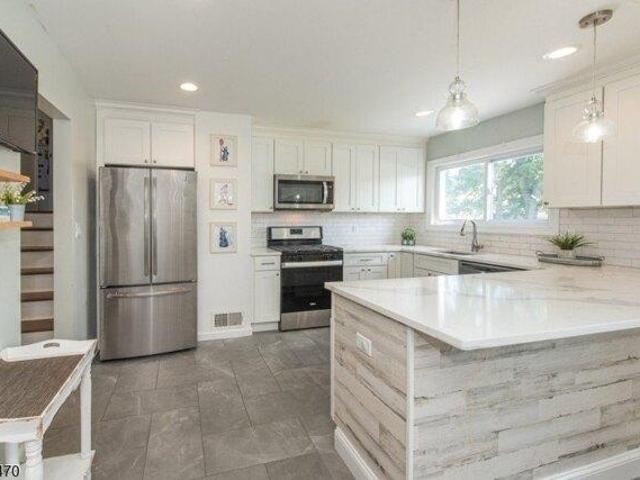 house with 4 bedroom, Carteret NJ ES105144338
