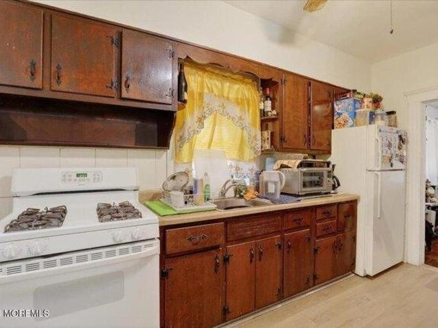 house with 4 bedroom, Carteret NJ ES105205945