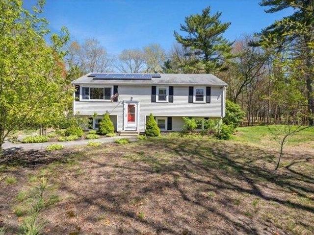 house with 4 bedroom, Carver MA DS102343395