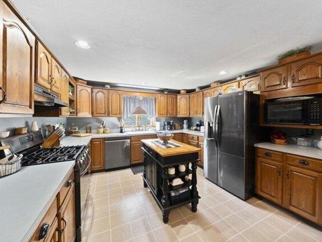 house with 4 bedroom, Carver MA ES104264635