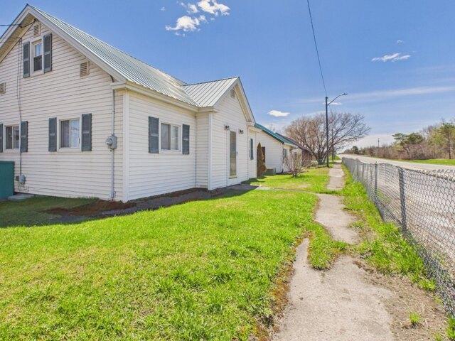 house with 4 bedroom, Caribou ME ES105232474