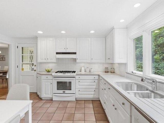 house with 4 bedroom, Carlisle MA ES103888489