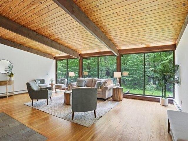 house with 4 bedroom, Carlisle MA ES104079261