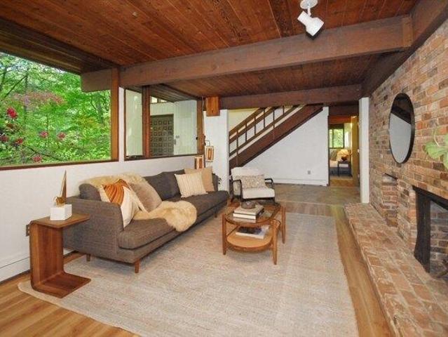 house with 4 bedroom, Carlisle MA ES104192221