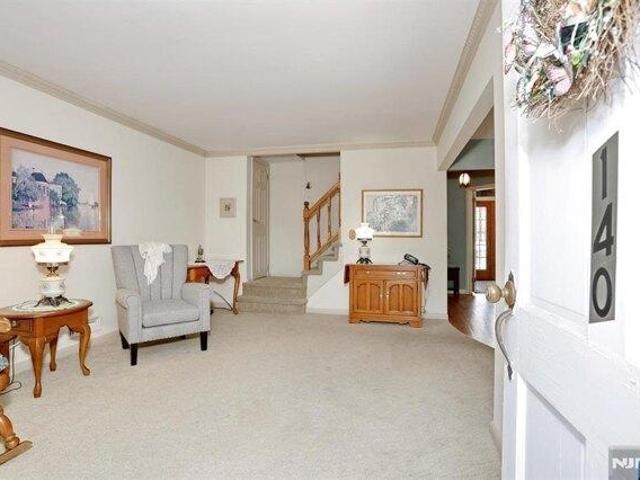 house with 4 bedroom, Carlstadt NJ DS103621847
