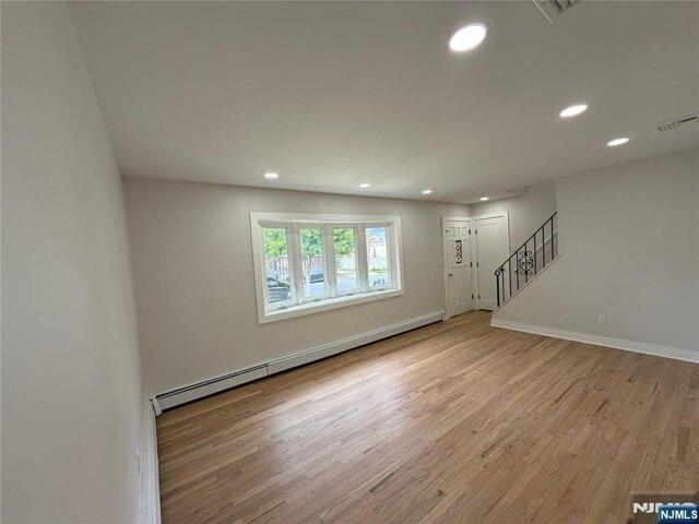 house with 4 bedroom, Carlstadt NJ DS104189192