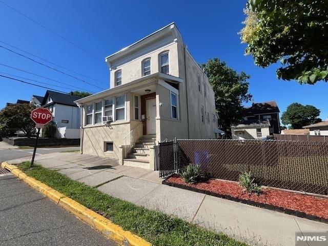 house with 4 bedroom, Carlstadt NJ ES104148277