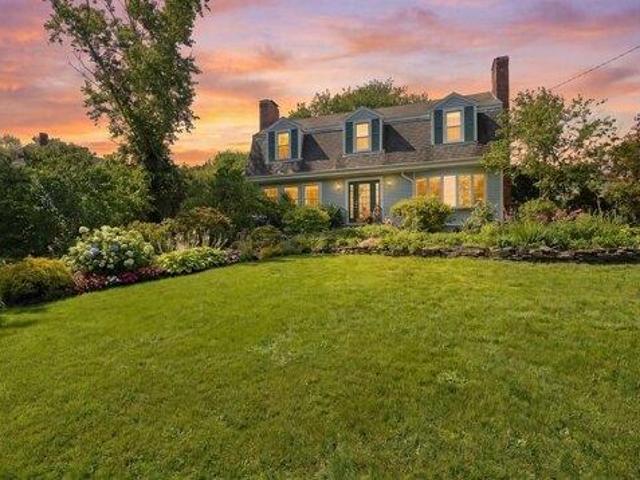 house with 4 bedroom, Cataumet MA DS104042750