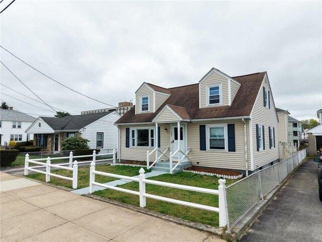 house with 4 bedroom, Central Falls RI DS103035889