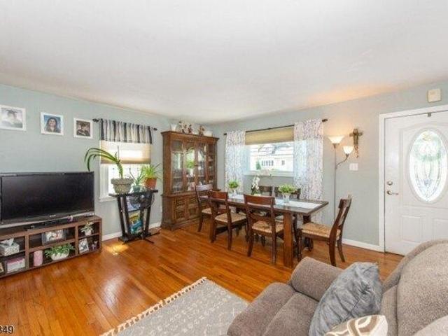 house with 4 bedroom, Cedar Grove NJ DLS100889420