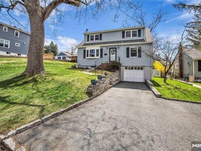 house with 4 bedroom, Cedar Grove NJ DLS101102743